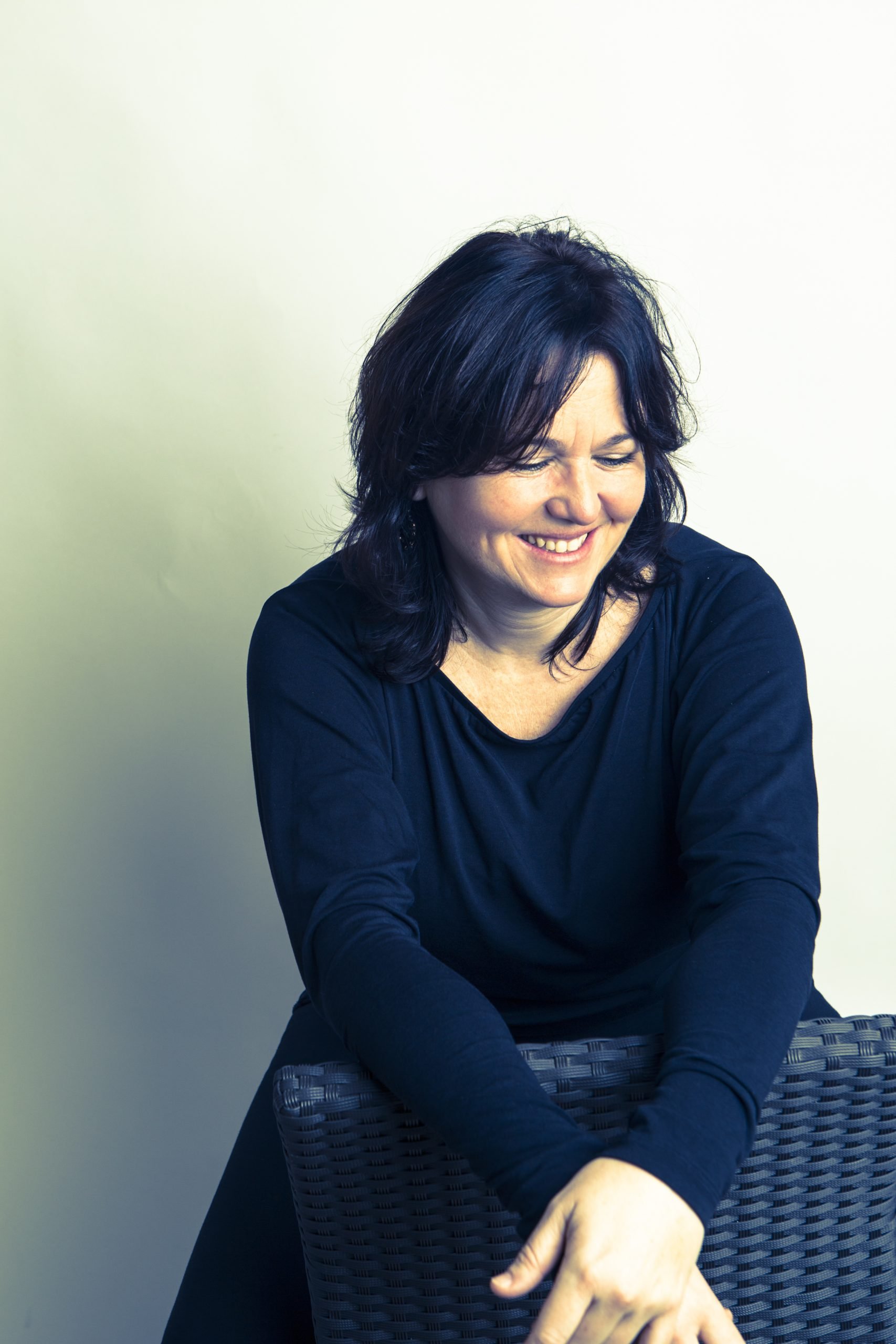 Bio – Elena Sáenz